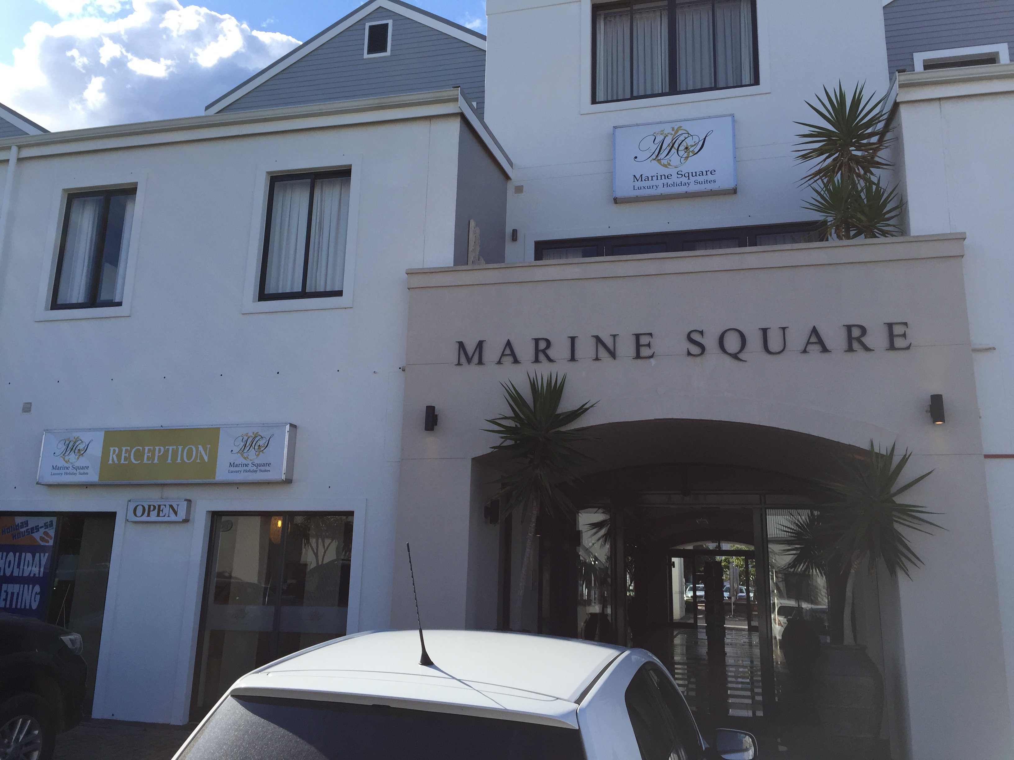 Marine Square Luxury Holiday Suites | Xplorio Hermanus