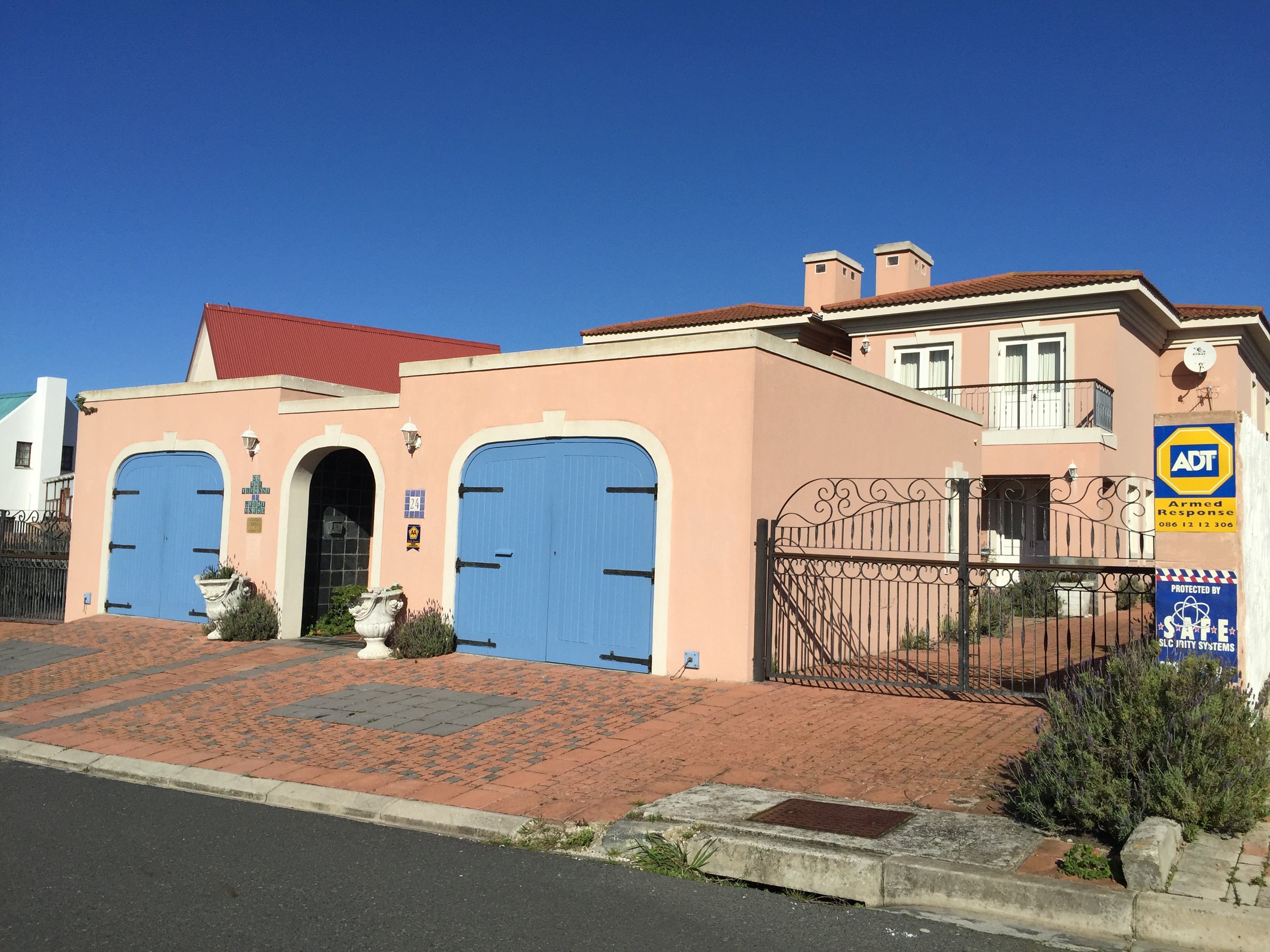 On The Vermont Guest House | Xplorio Hermanus