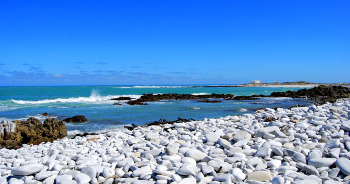 The Pebbled Beach, Suiderstrand | Xplorio Agulhas