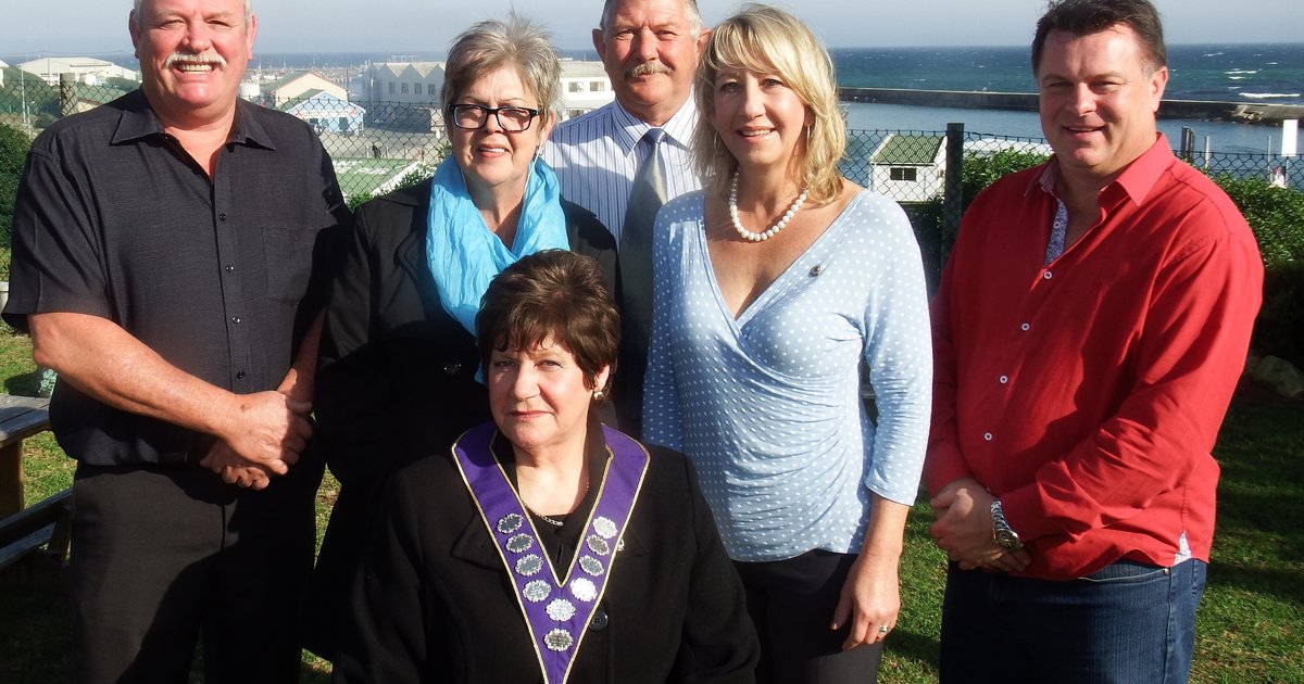 Lion President ingehuldig | Xplorio Gansbaai