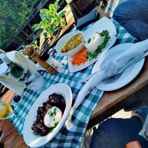 Rich Merlot Oxtail and Skaap Kop Kerrie Afval - Thyme at Rosemary's ...
