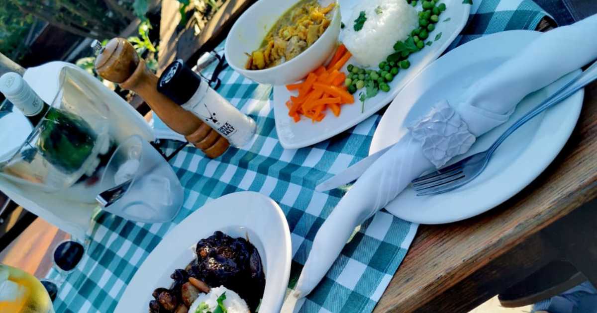 Rich Merlot Oxtail and Skaap Kop Kerrie Afval - Thyme at Rosemary's ...